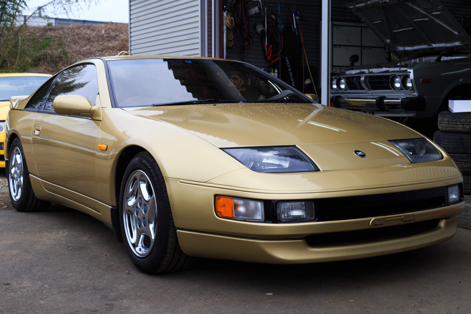 Z32…その193、都市伝説級のZ32を探して。-特装ゴールドパール(EJ0)国内仕様- | 覆水盆にキャッチ -Zにmad-