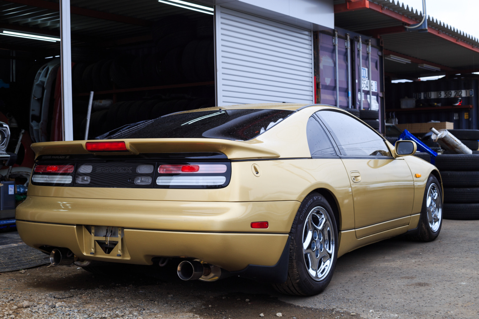 Z32…その193、都市伝説級のZ32を探して。-特装ゴールドパール(EJ0)国内仕様- | 覆水盆にキャッチ -Zにmad-